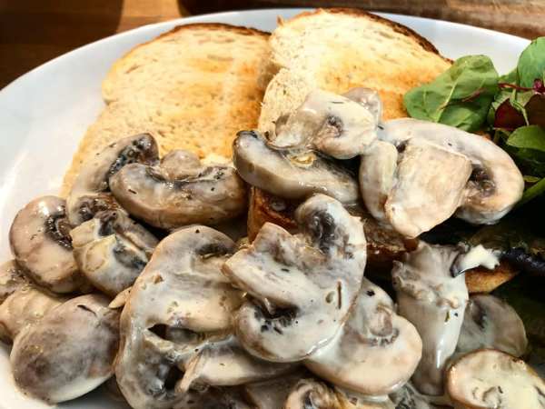Lunchtime Delights at Dougie’s Café